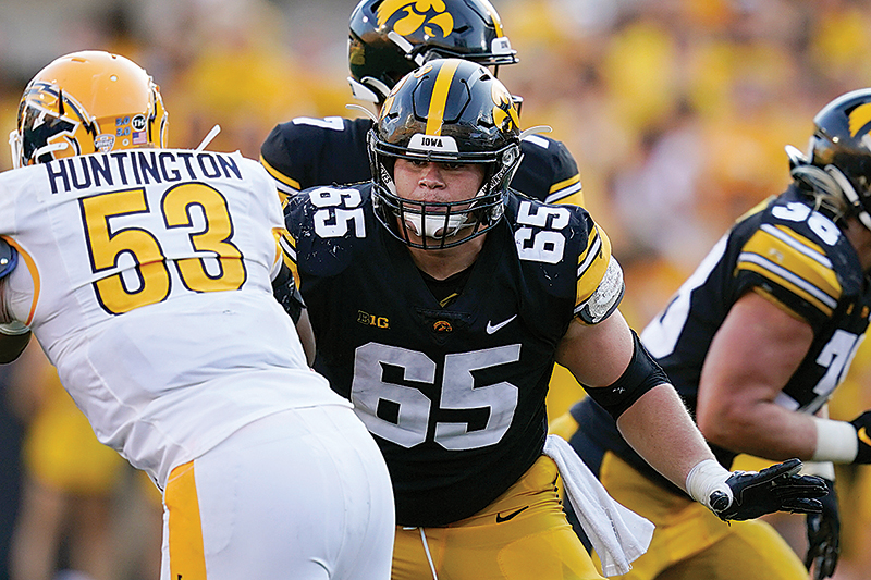 Linderbaum takes B1G’s top honor | News, Sports, Jobs - Times Republican